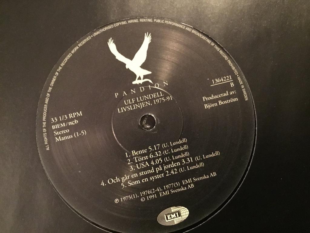 Ulf Lundell -Livslinjen 1975-91, Box med 8-LP + 84-sidigt häfte - Vinylkoll Ulf Lundell -Livslinjen 1975-91, Box med 8-LP + 84-sidigt häfte - Vinylkoll